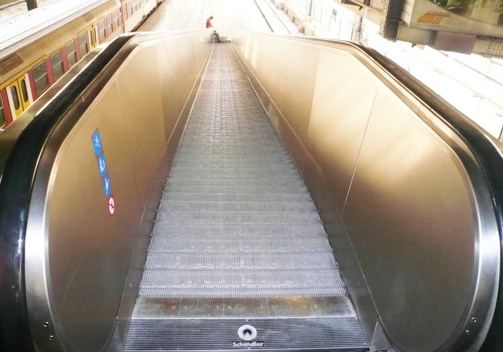 Raja Passenger Trains co. - تمکین فولاد آسانبر | آسانسور و پله برقی ...